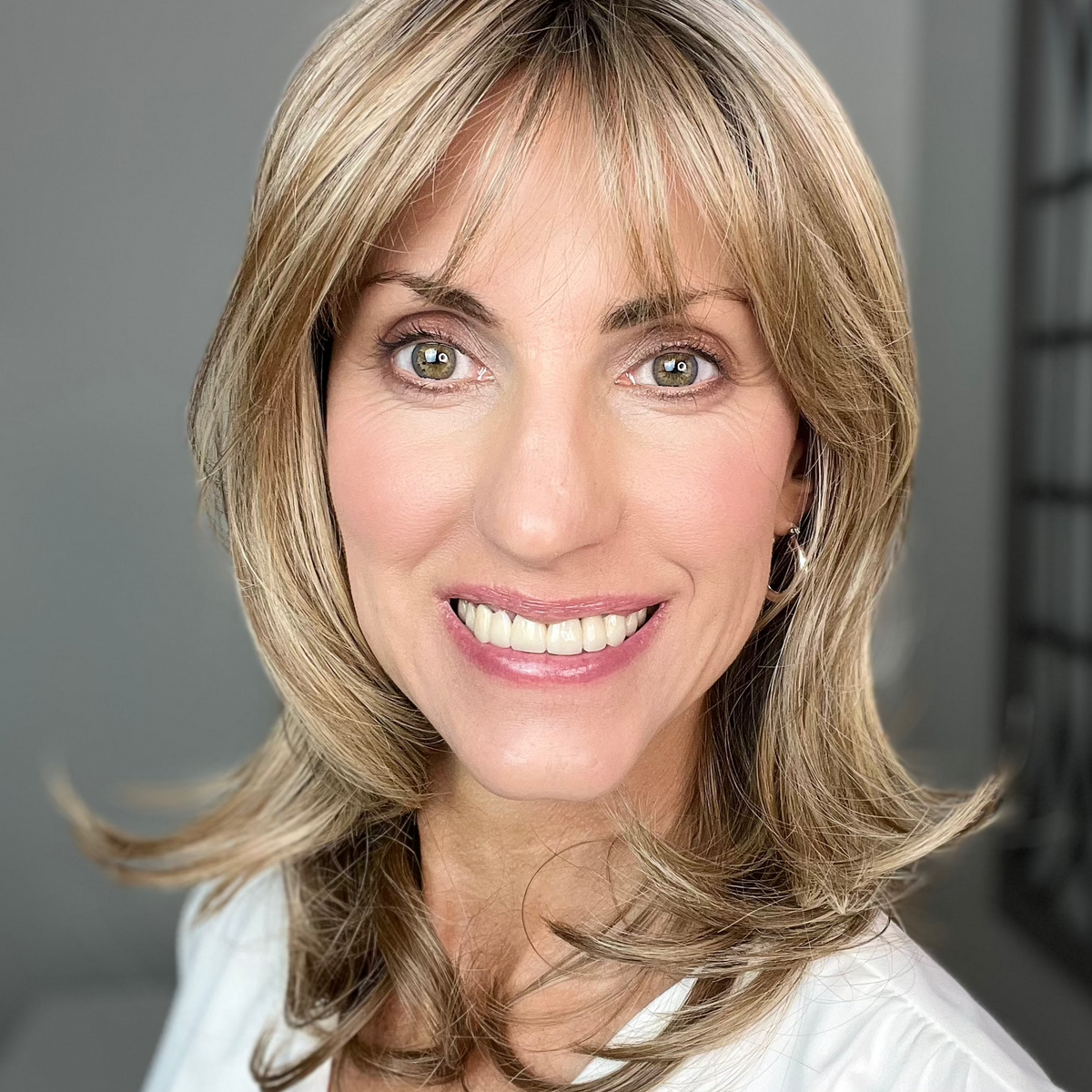 Layered Wig by Wig Pro® | Heat-Friendly Lace Front Synthetic Wig – Wig ...