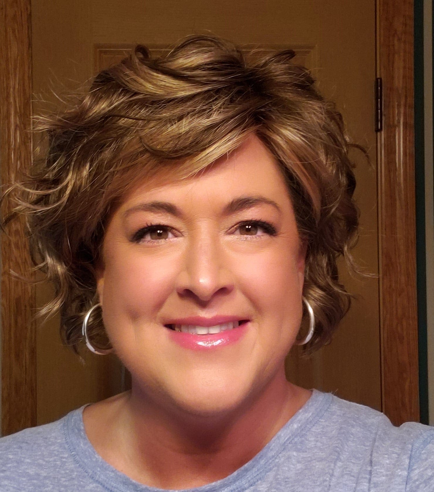 Fresh Chic Synthetic Lace Front Wig by Gabor – Wig Studio 1